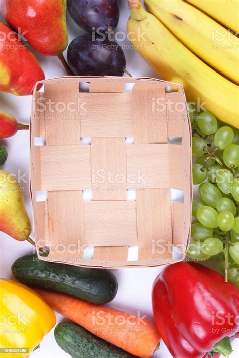 과일과 야채는 디자이너에 대 한 비문에 대 한 장소를 가진 나무 배경 건강한 생활방식에 대한 스톡 사진 및 기타 이미지 건강한 생활방식 과일 과일 샐러드 Istock