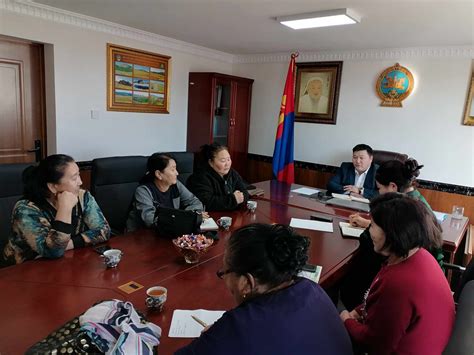 Бугат сумын ИТХ ын дарга Н Отгонбаатар түрээлэгч нартай уулзалт зохион байгууллаа