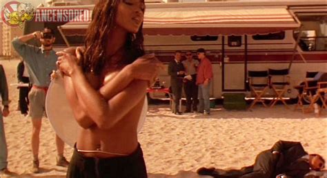 Naomi Campbell Nuda ~30 Anni In Promesse E Compromessi