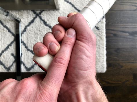 Four Steps To Determine Your Tennis Racket Grip Size Wilson Sporting Goods