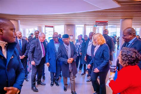 Carleton University Ottawa Visit To Innovation Hub Presentation Of 3 D Hologram Machine