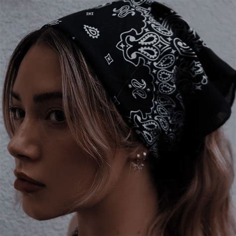 Pin By Isa On Sins Of The Father Series Bandana Hairstyles Scarf