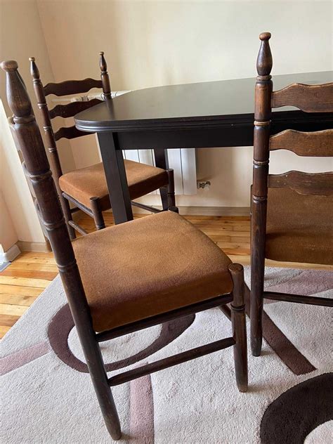 Масивен дървен кухненски стол гр София Младост 3 • Olx Bg