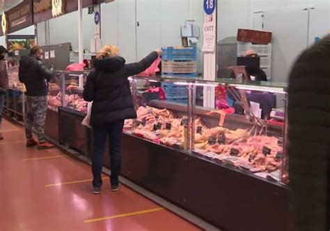 Запаси яких продуктів потрібно зробити зараз щоби пережити складну зиму Читайте на Ukr Net