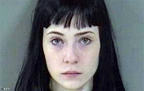 بعد أن رفض ممارسة الجنس معها فتاة تضرب خطيبها ضربا مبرحاً وكالة