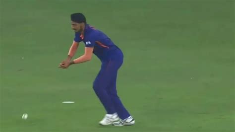 Rohit Sharma Goes Bonkers Twitter Fumes As Arshdeep Drops Easy Catch