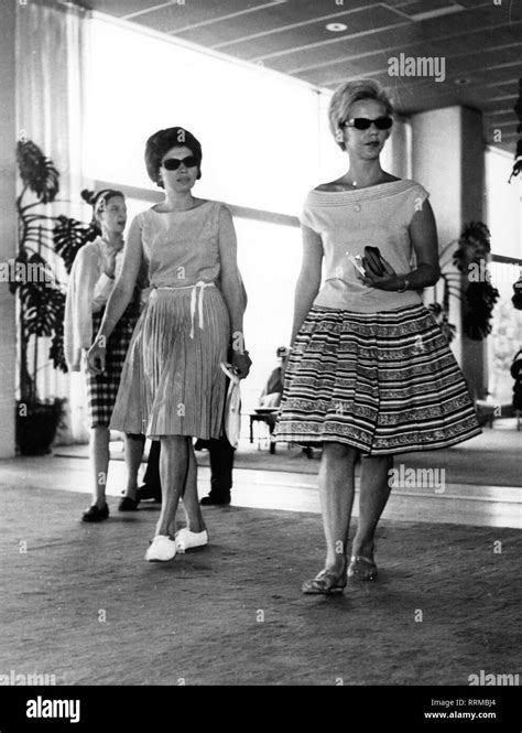 Soraya 2261932 25102001 Empress Of Persia 1221951 641958 Full Length With