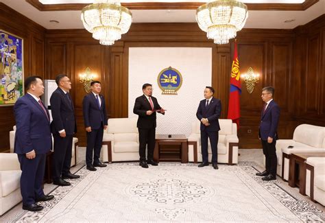 Засгийн газрын бүрэлдэхүүний тухай хуульд өөрчлөлт оруулах тухай хуулийн төсөл болон дагалдах