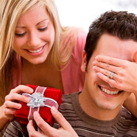 Що подарувати хлопцю 15 ідей для оригінальних подарунків Insider Media