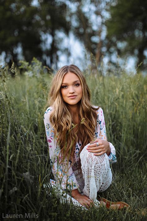 Isabelle J New View Modeling