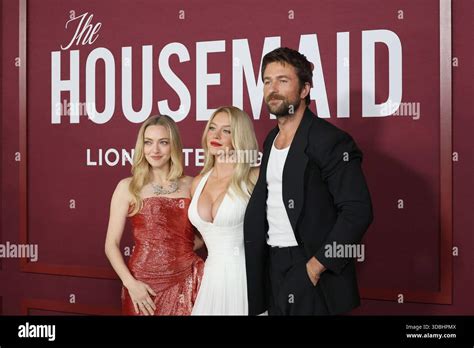 December 15 2025 Los Angeles California Usa Amanda Seyfried