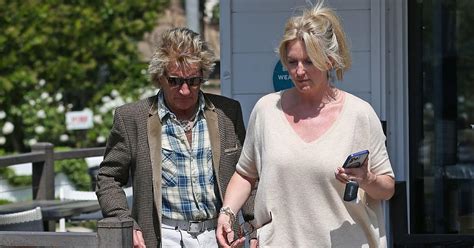 Penny Lancaster Overcame Hurdle To Endure Marriage To Rod Stewart