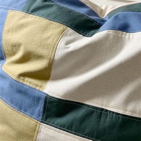 What Do You Look For In An Accent Pillow I Am Looking Ahead Towards