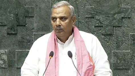 सरकार के लोग बना रहे फर्जी खाद इफको और कृभको की कर रहे सप्लाई सपा