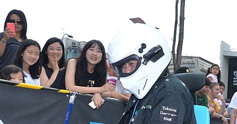 헬멧 쓴 의자왕 레이서