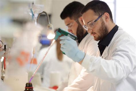 Doctoral Training Programme Secures Future Investment From Mrc Barts Cancer Institute Queen