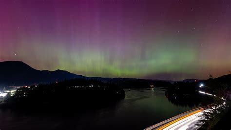 Aurora Borealis Puts On A Light Show To Remember In The Northwest Skies