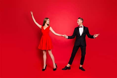 두 개의 우아한 슬림 매력적인 C의 전체 길이 몸 크기 초상화 춤에 대한 스톡 사진 및 기타 이미지 춤 턱시도 여자 Istock