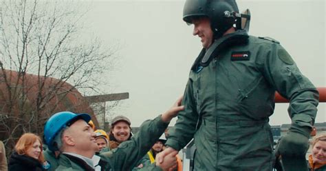 “crime En Eaux Profondes” Sur Netflix Méfiez Vous Du Savant Fou