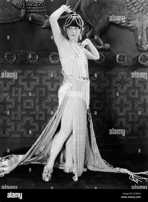 THE QUEEN OF SHEBA, Betty Blythe, 1921 Stock Photo - Alamy