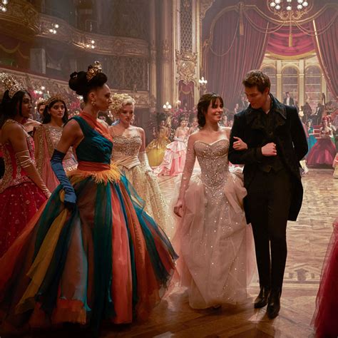 Review phim Cinderella 2021 Lọ Lem bản tấu hài xắt xéo và nữ quyền