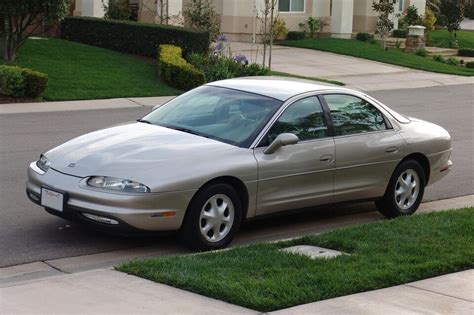 Oldsmobile Aurora — Википедия