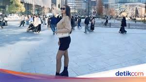 Outfit Check Gaya Chic Aura Kasih Liburan Akhir Tahun Di Luar Negeri