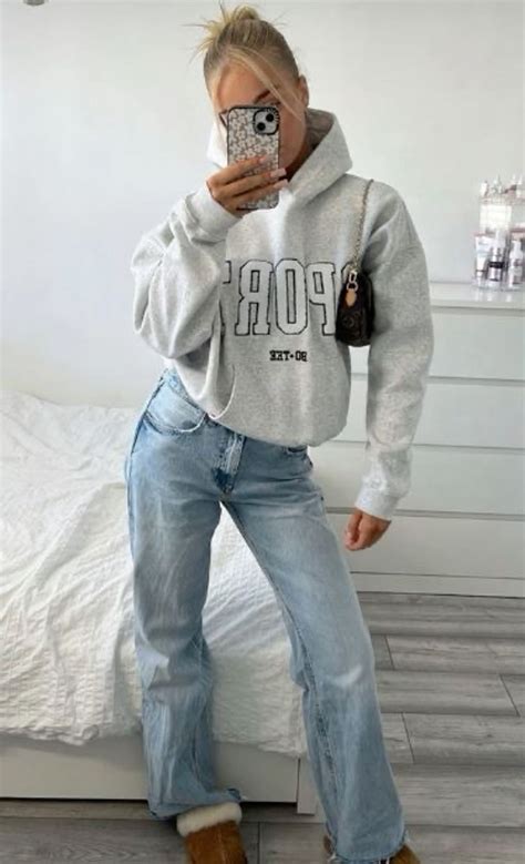 20 Gorgeous Hoodie Outfit Ideas That Make You Feel Like A Goddess