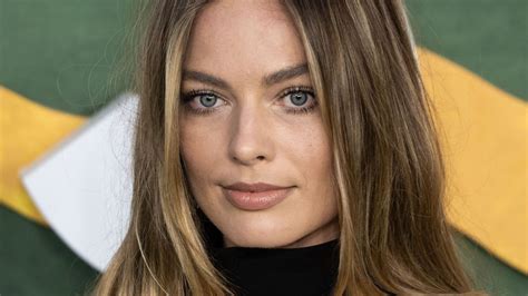 Margot Robbies 25 Best Beauty Looks Vogue