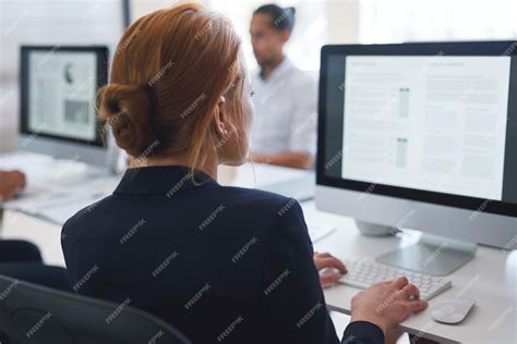 Premium Photo Back Business Woman And Computer For Planning Data