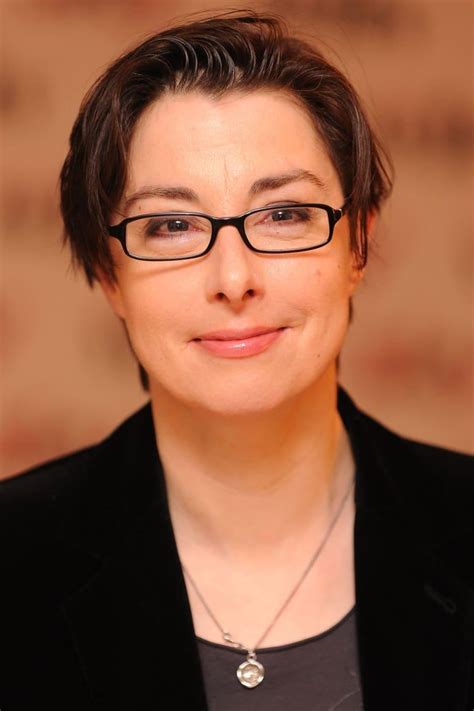 Sue Perkins About Entertainmentie
