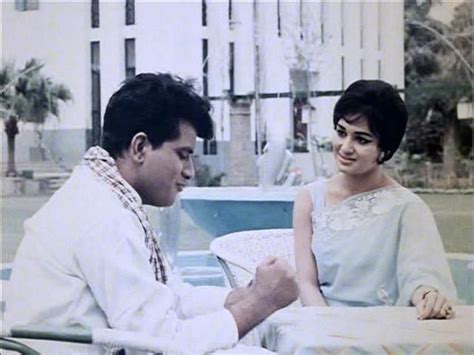 Asha Parekh And Manoj Kumar In Upkar R Classicdesicelebs