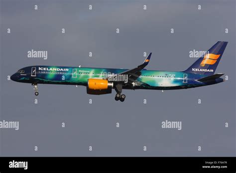 Icelandair Northern Lights Hi Res Stock Photography And Images Alamy