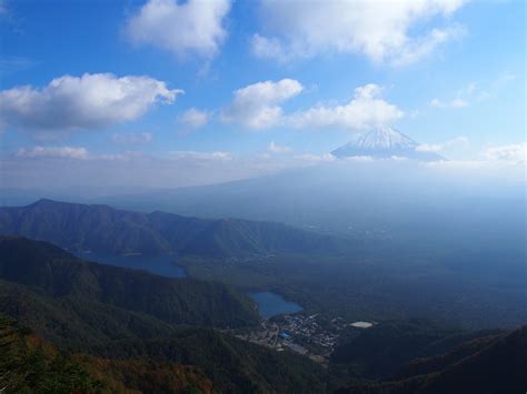 【山梨】鬼ヶ岳～王岳 ブナ紅葉と富士山、展望の縦走路 ようこそ スラ男村