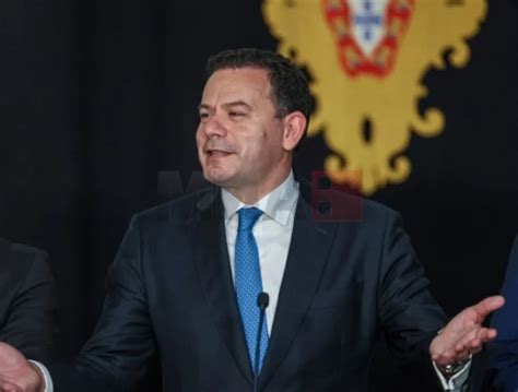 Португалскиот премиер ќе побара од парламентот да се гласа за доверба