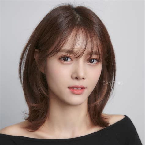 Layered Haircuts With Bangs Haircuts For Medium Hair Haircuts Straight Hair Short Hair With