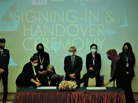 04 Src Sukd Signing In Ceremony By Newly Elected Src President And Outgoing President Witnesses