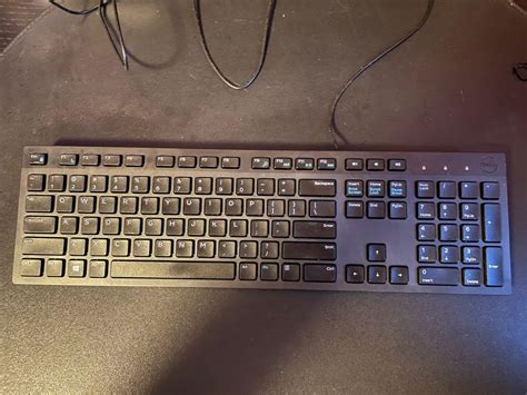 Dell Keyboard Wired Computers Tech Parts Accessories Computer Keyboard On Carousell