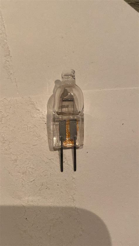 Help identifying this light bulb? : r/lightbulbs