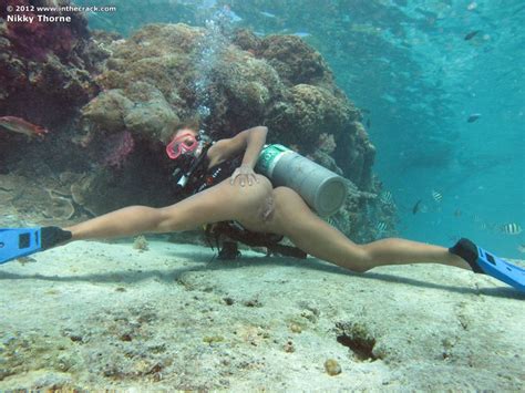 Underwater Splits Porn Pic