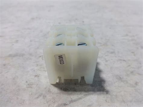 Lot Of 100 Eaton Magnum C Rail Terminal Blocks Nft3 Wh