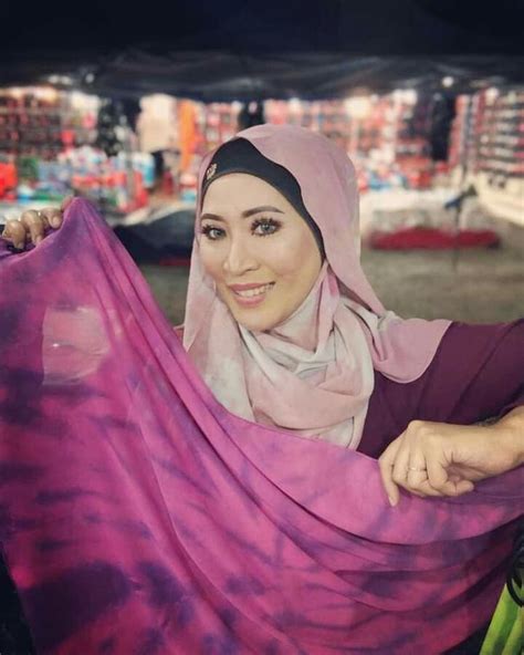 Pin By Arila Fuzunaki On Cipap Makcik Padu Fashion Hijab