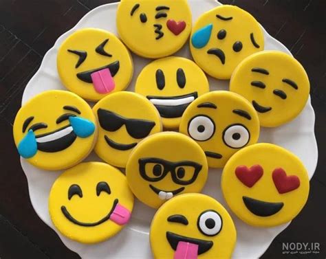 عکس استیکر دهن کجی عکس نودی