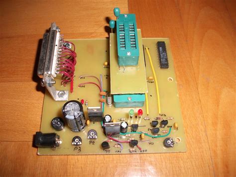ATMEL Series Flash Microcontroller Programmer PSU problémák Elektrotanya