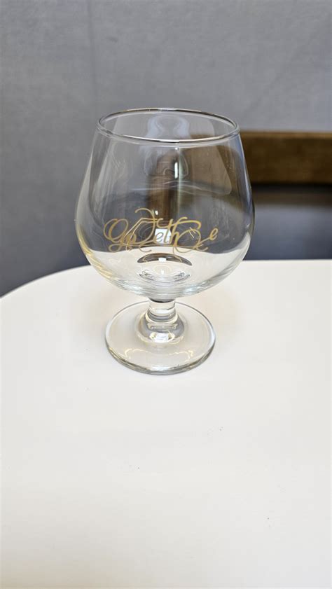 와인잔 양주잔 글라스잔 고블렛잔 젊은베르테르의슬픔 괴테의변론 뮤지컬굿즈 잠실동 생활주방 당근 중고거래