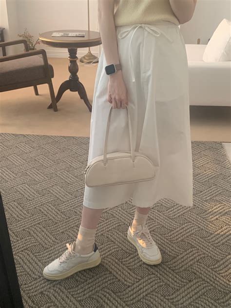 퍼퓸 밴딩스커트 리본스커트 바스락스커트 봄스커트 스트링치마 데이트룩 개강룩 면스커트 화이트치마 에이블리