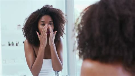 11900 Woman Beauty Products Stock Videos And Royalty Free Footage