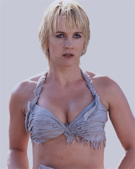 18 Sexy New Renee Oconnor Bikini Pics
