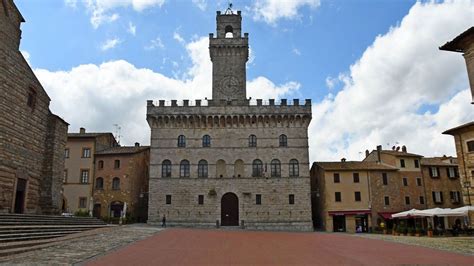 Montepulciano - Hilltop town in Val d'Orcia