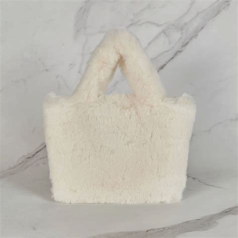 마이아 에코 퍼 토트백 And 크로스백 아이보리 감도 깊은 취향 셀렉트샵 29cm